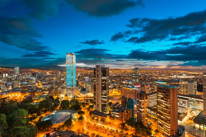 bogota_ciudad_noche - Avi Travel